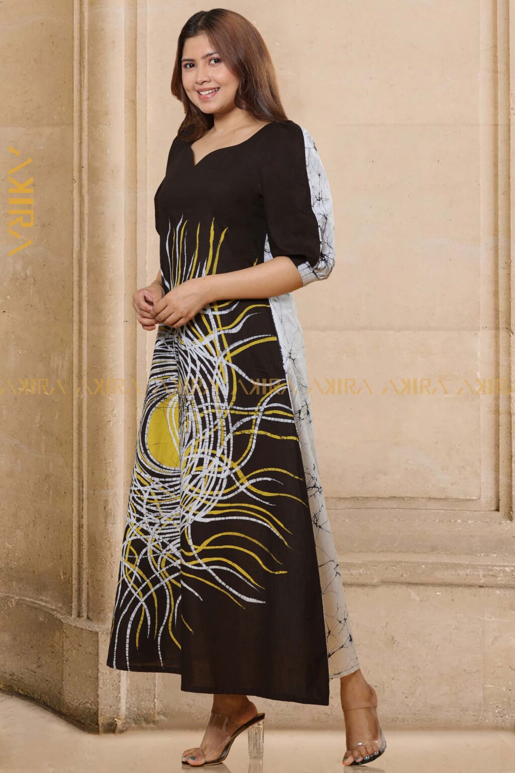 Discover Trending Clothes at Akira: Your Fashionable Store!